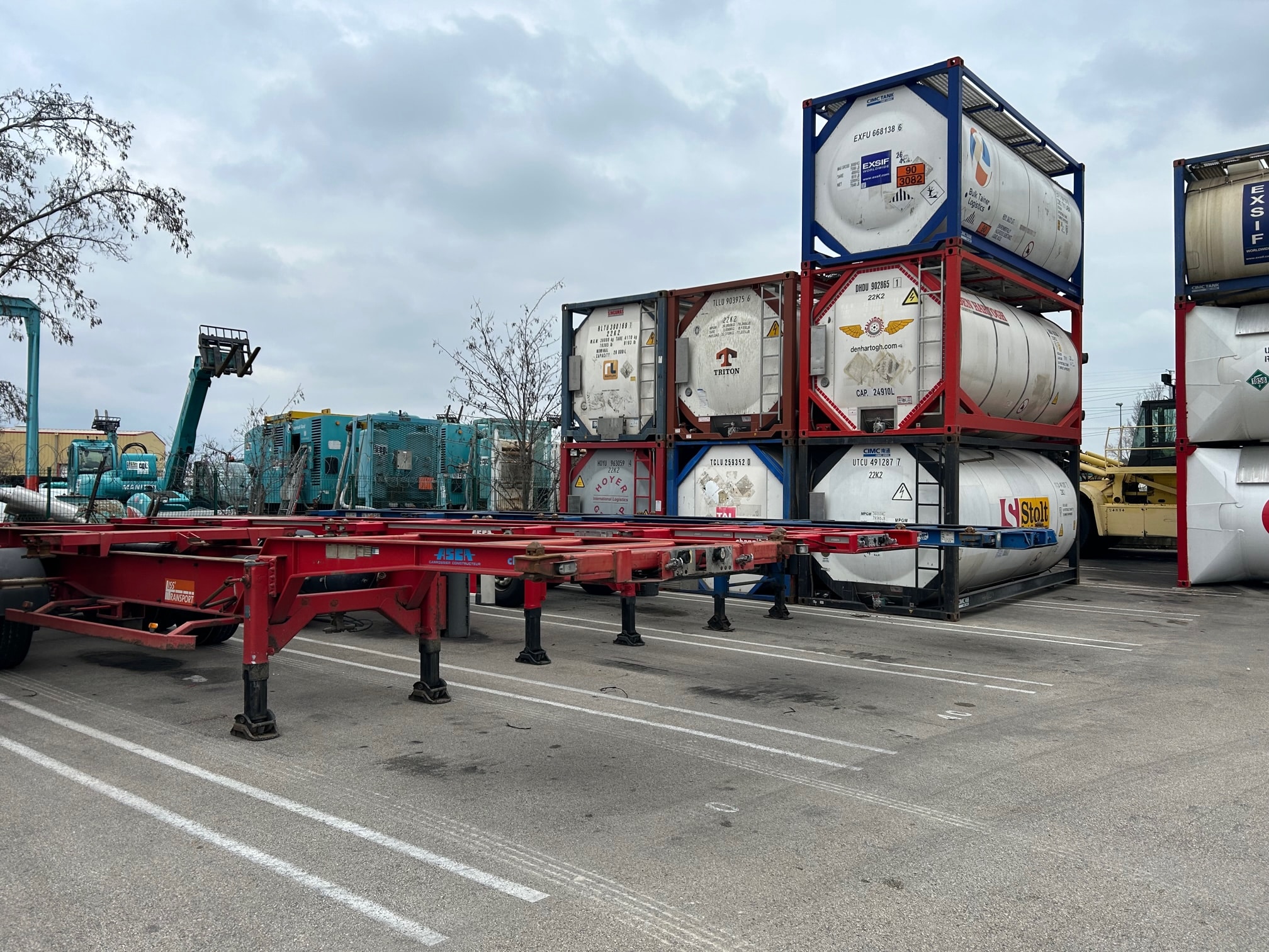 Equipment rental - Liss Transport, transport of tank containers