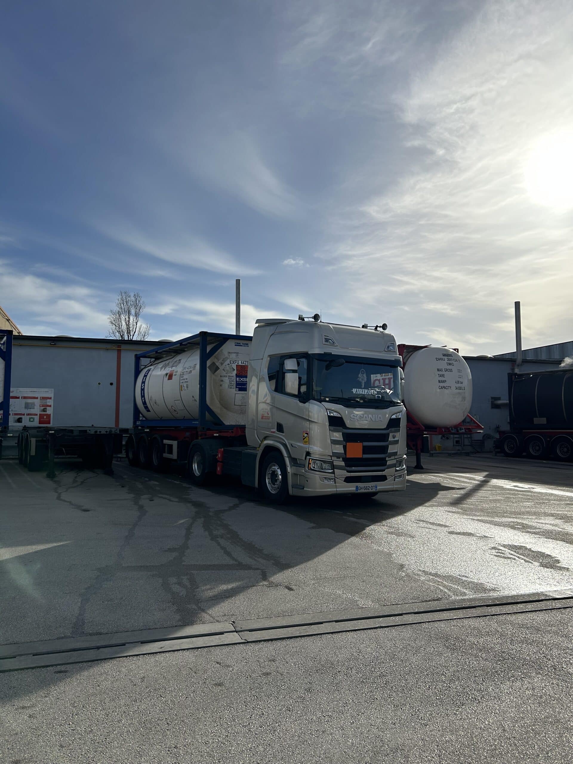 Quality - Liss Transport, transport of tank containers